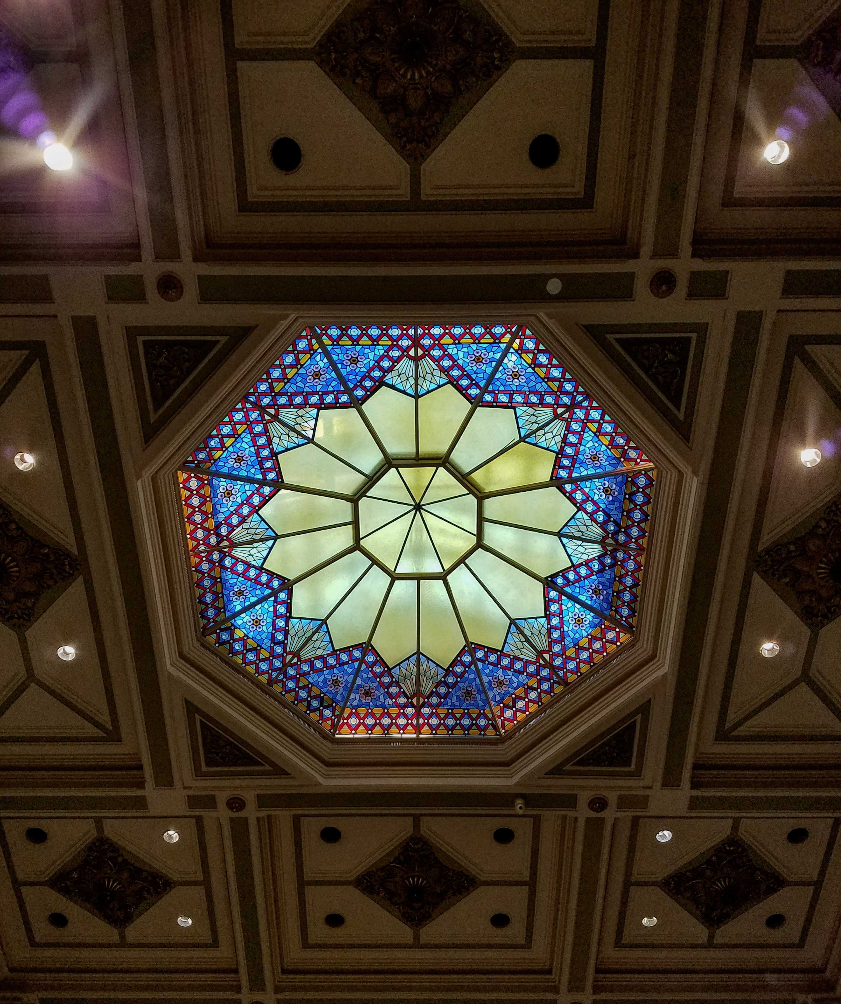 The magnificent Great Hall of the National Portrait Gallery, Washington ...